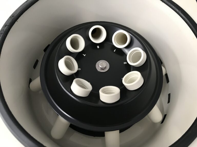 IUCHI(アズワン)/CN-820/卓上遠心器 | 中古機器