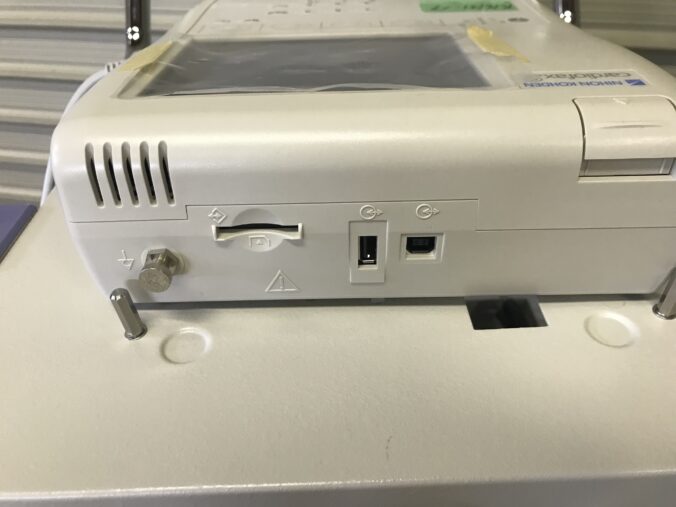 日本光電/ECG-1250/解析機能付心電計 | 中古機器